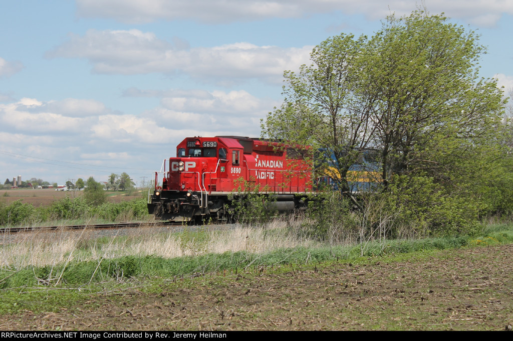 CP 5690 & DME 6069 (1)